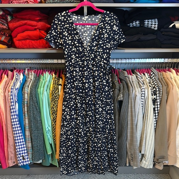 The Unbranded Brand | Dresses | Unbranded Navybeigewhite Floral Short ...